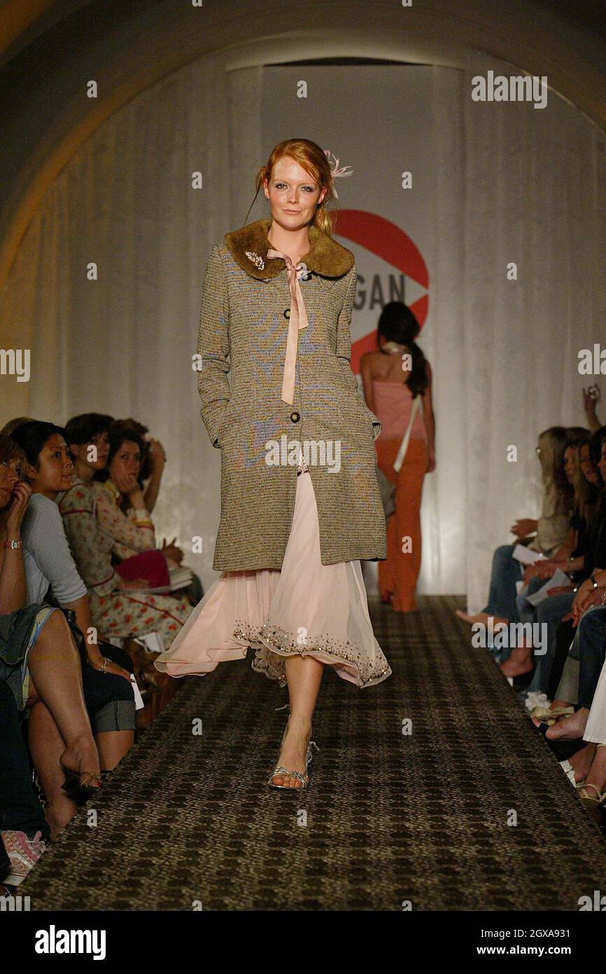 Lisa B, Holly Branson, Hannah Sandling, Alice Deen and Emily Crompton ...