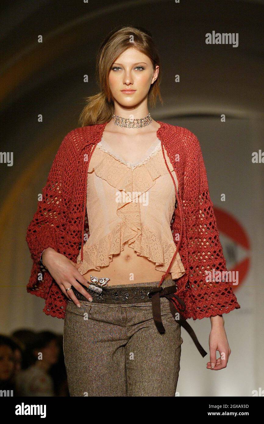 Lisa B, Holly Branson, Hannah Sandling, Alice Deen and Emily Crompton ...