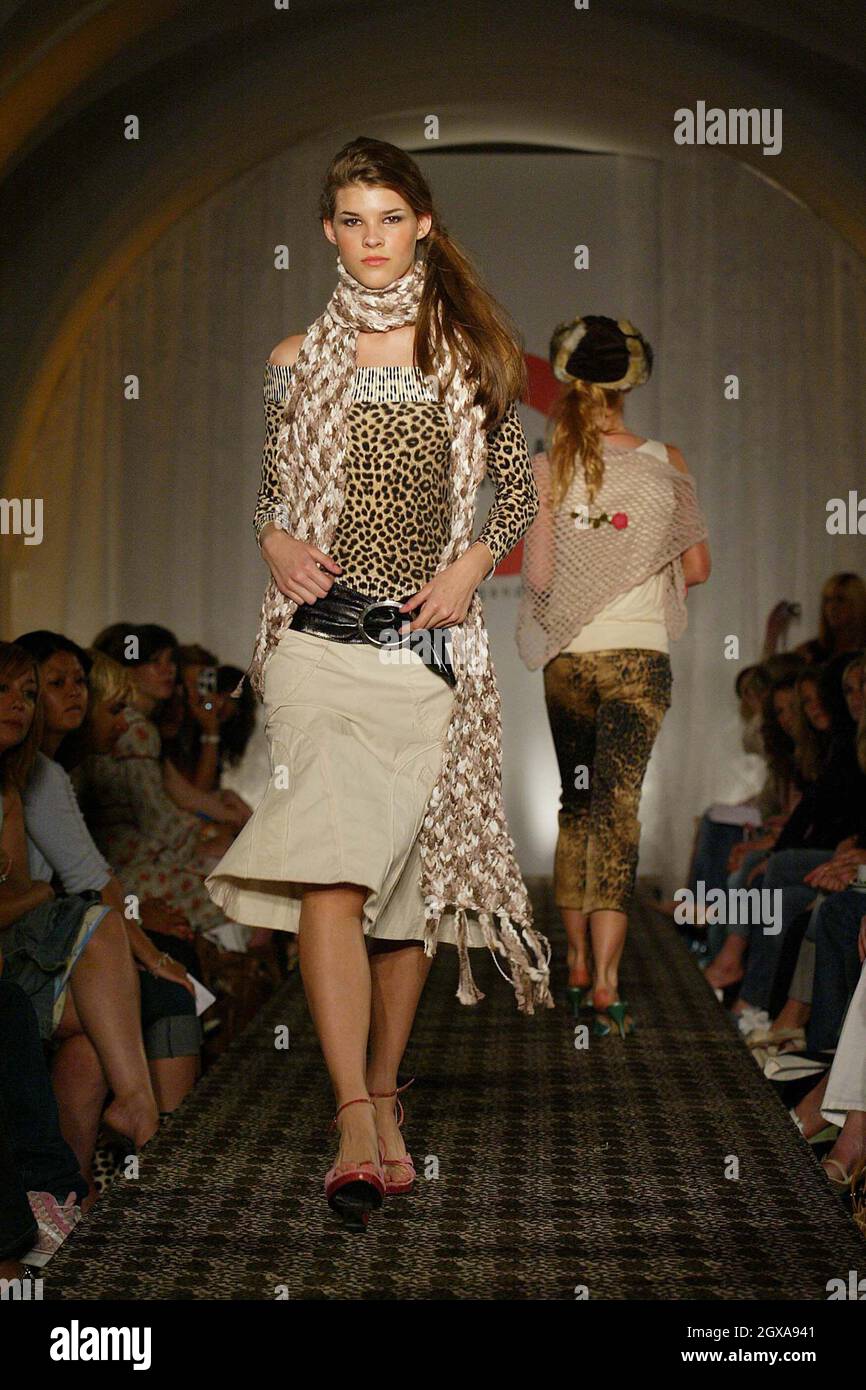 Lisa B, Holly Branson, Hannah Sandling, Alice Deen and Emily Crompton ...