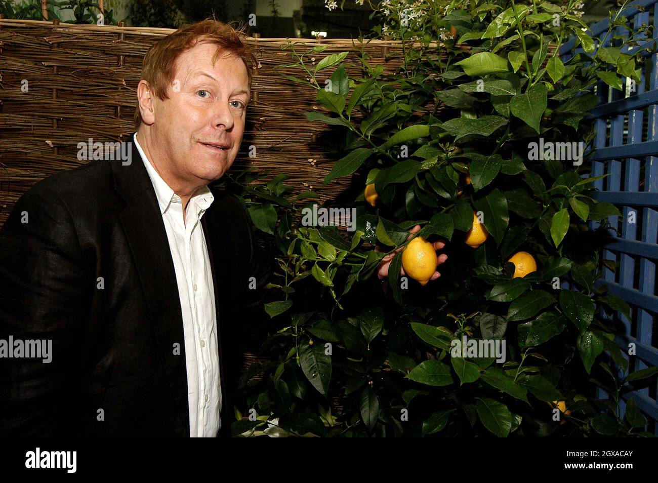 George bond hi-res stock photography and images - Alamy