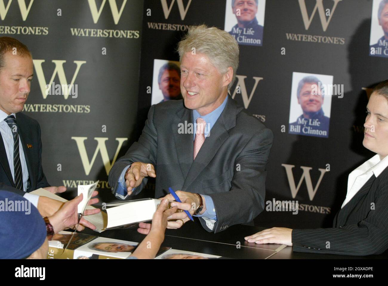 Bill Clinton on a book tour promoting his autobiography My Life at ...