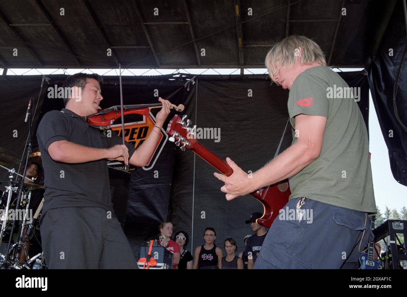 Yellowcard band hi-res stock photography and images - Alamy