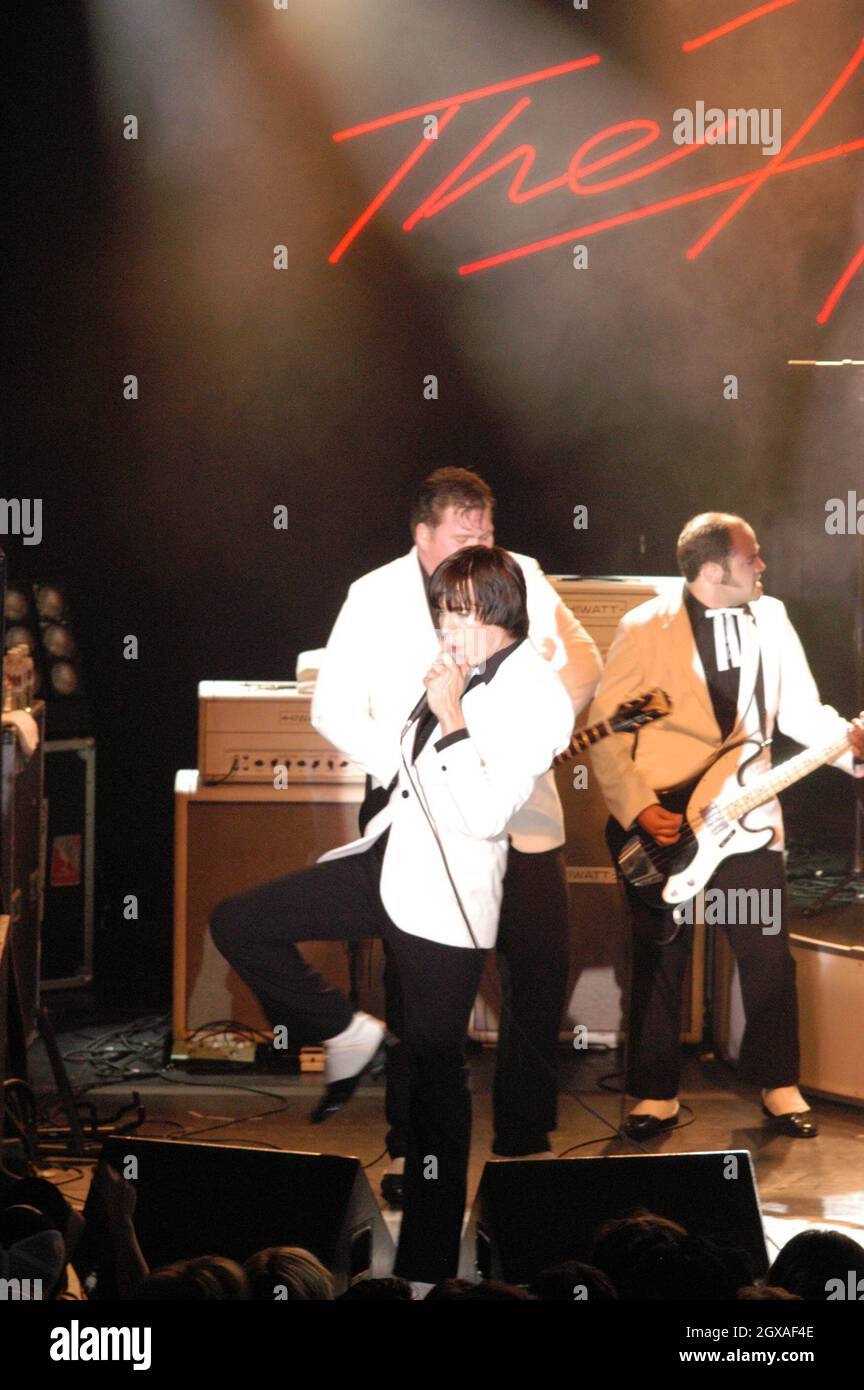 The hives live concert hi-res stock photography and images - Alamy