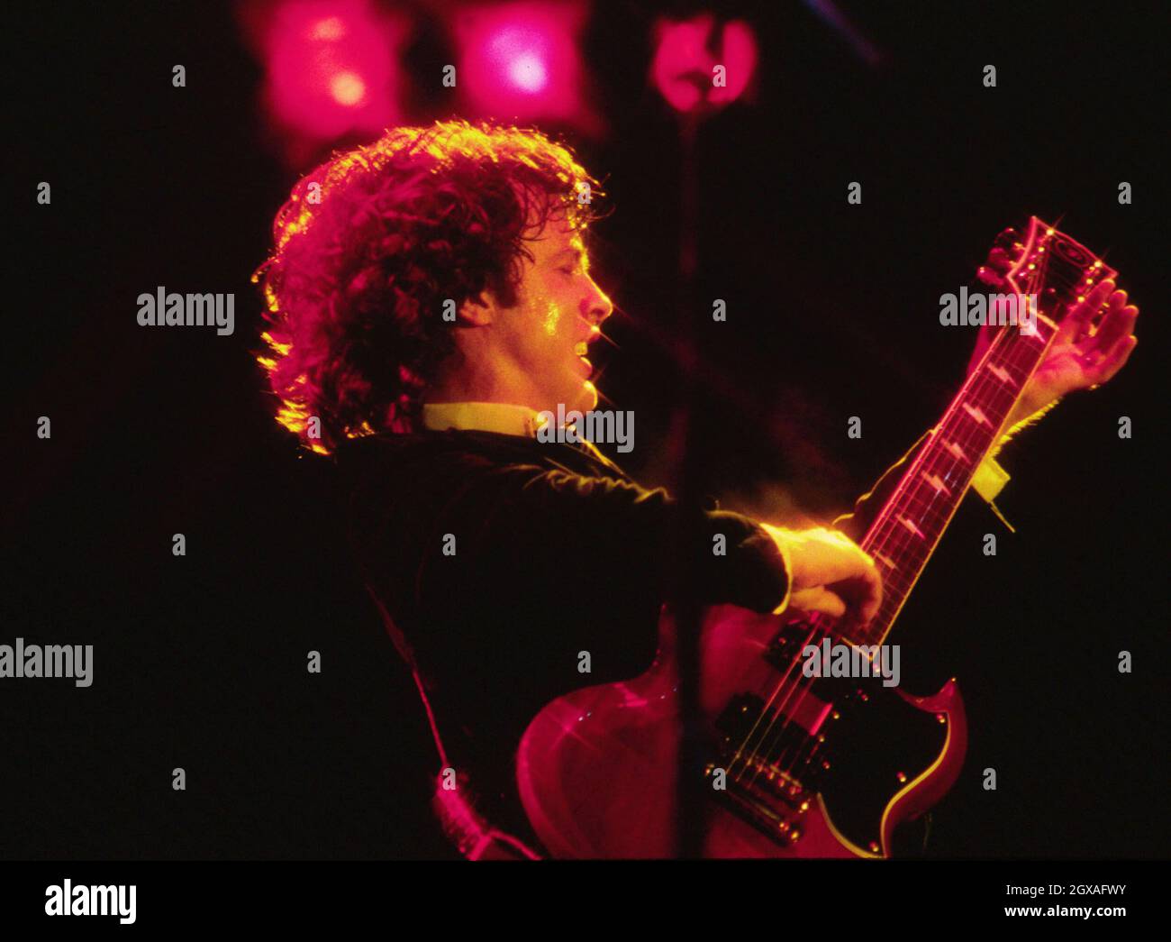 Angus young of ac dc hi-res stock photography and images - Alamy