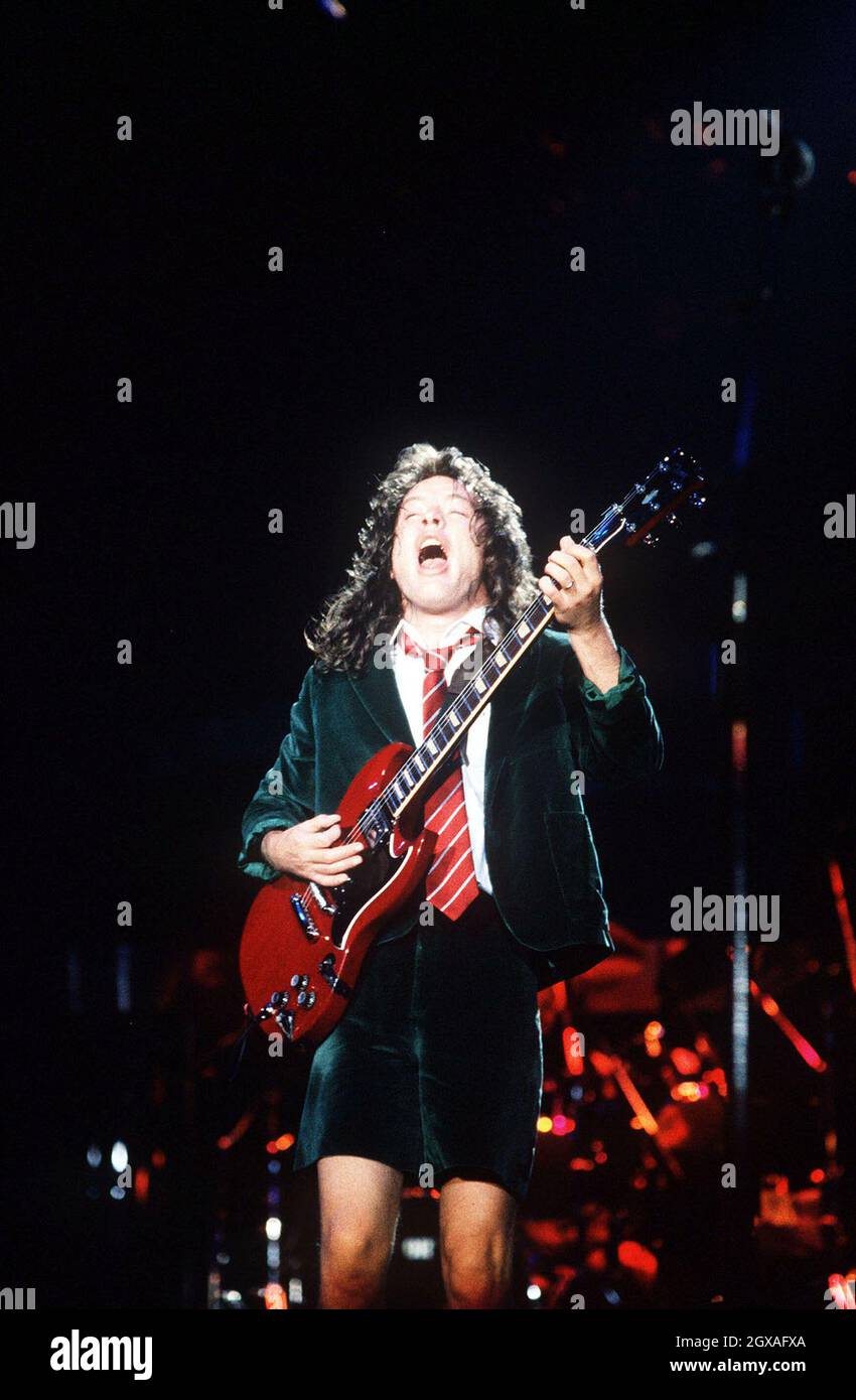 Ac dc in concert hi-res stock photography and images - Alamy