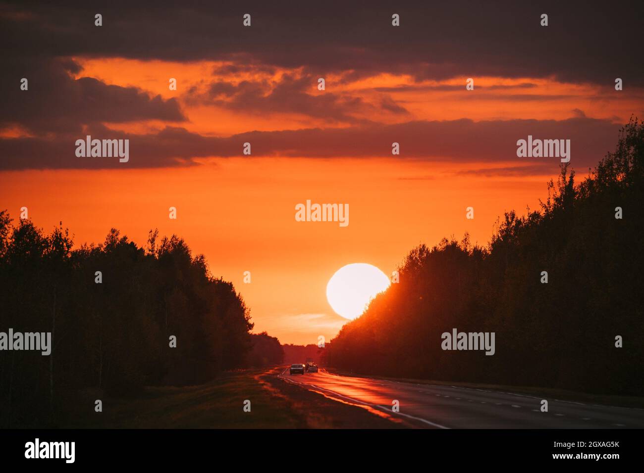 Sun shine on highway hi-res stock photography and images - Alamy