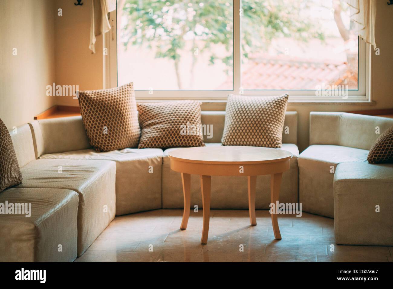 Sofa near window hi-res stock photography and images - Alamy