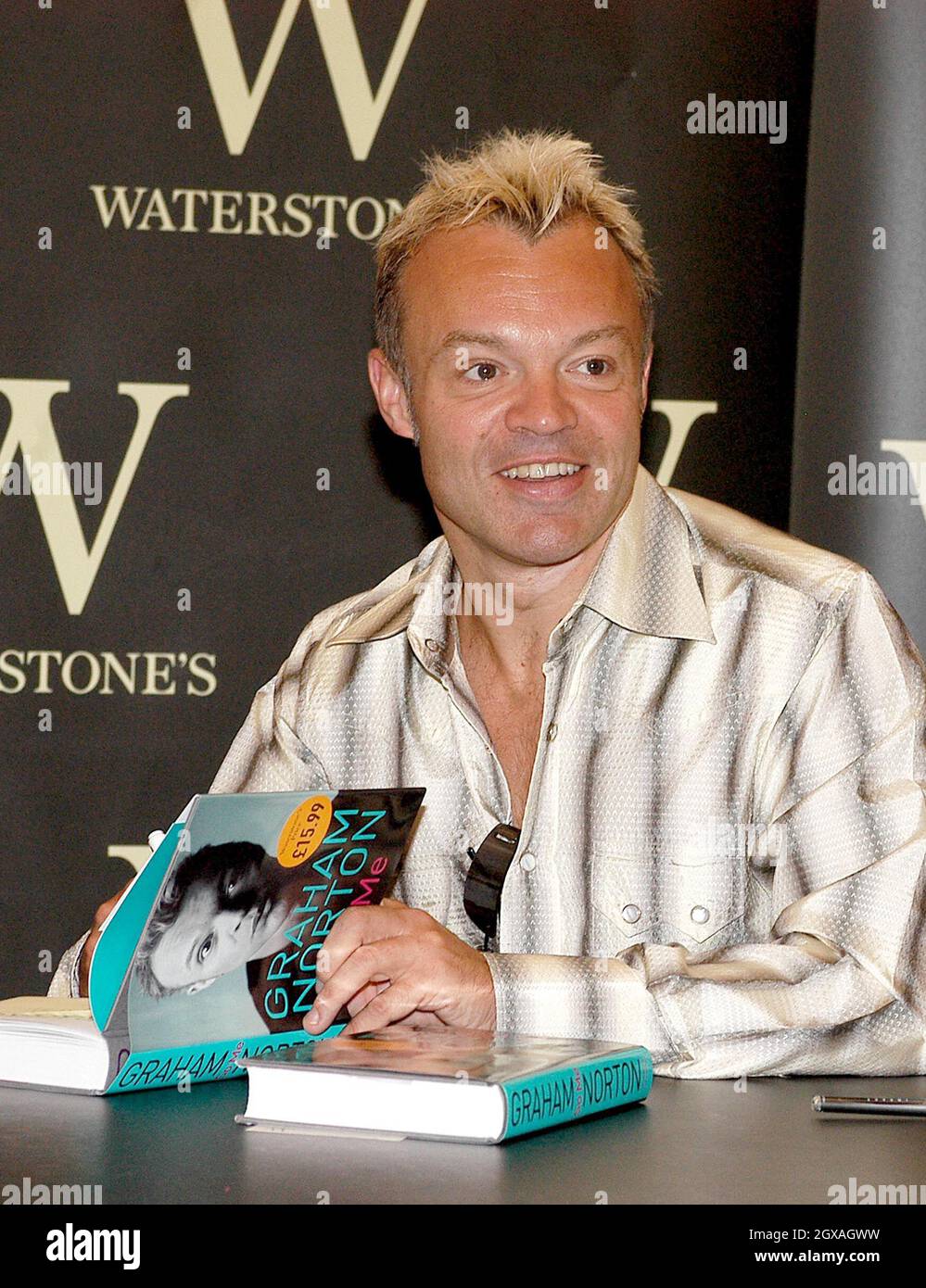 Graham norton book hi-res stock photography and images - Alamy