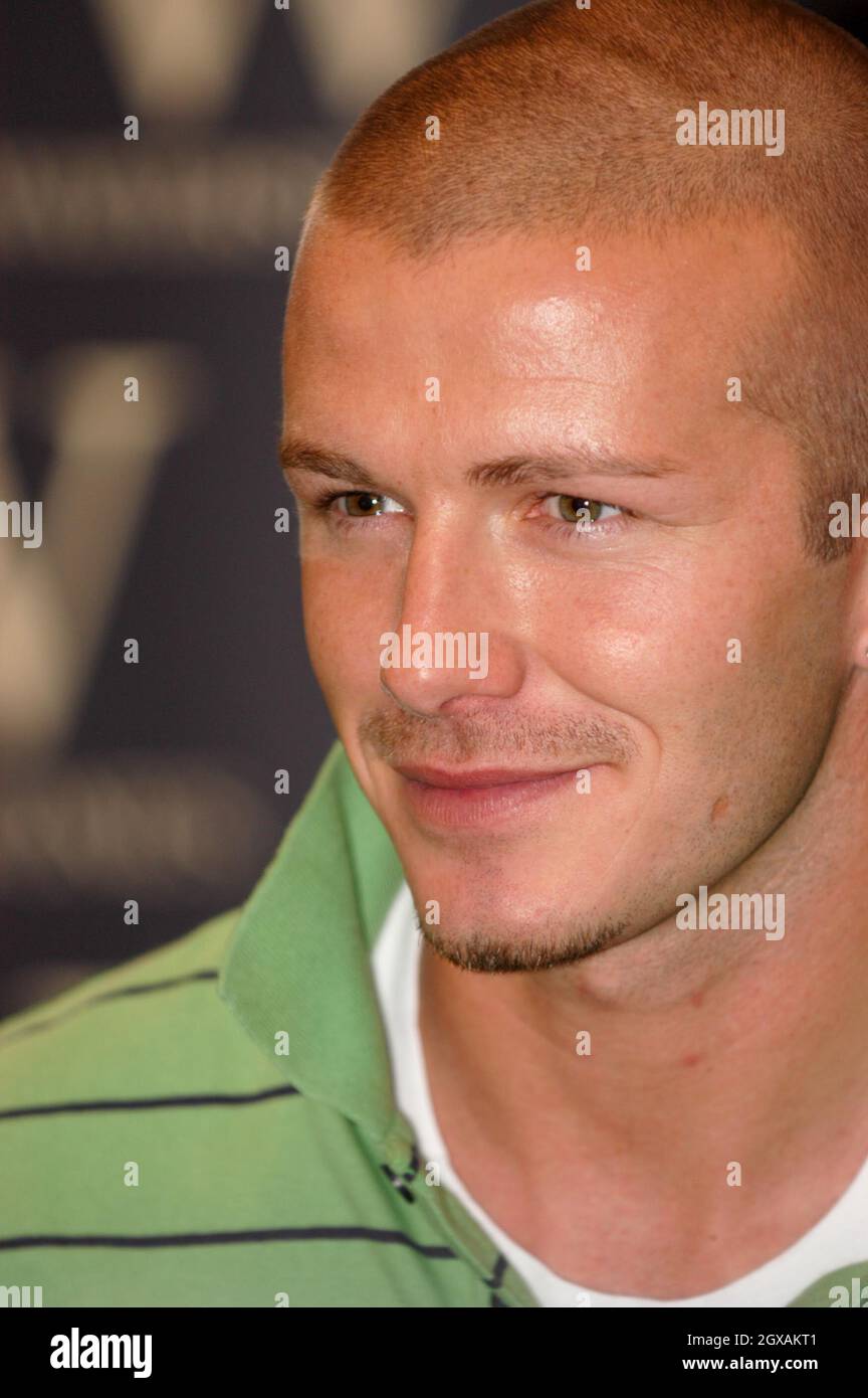 David Beckham singing cpies of his latest autobiography My Side at ...