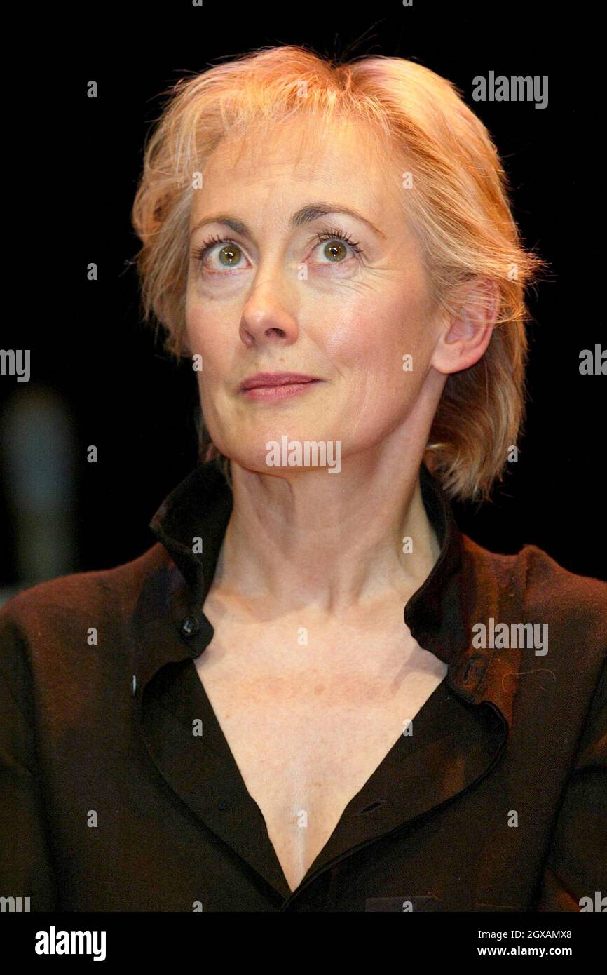 Paula wilcox hi-res stock photography and images - Alamy
