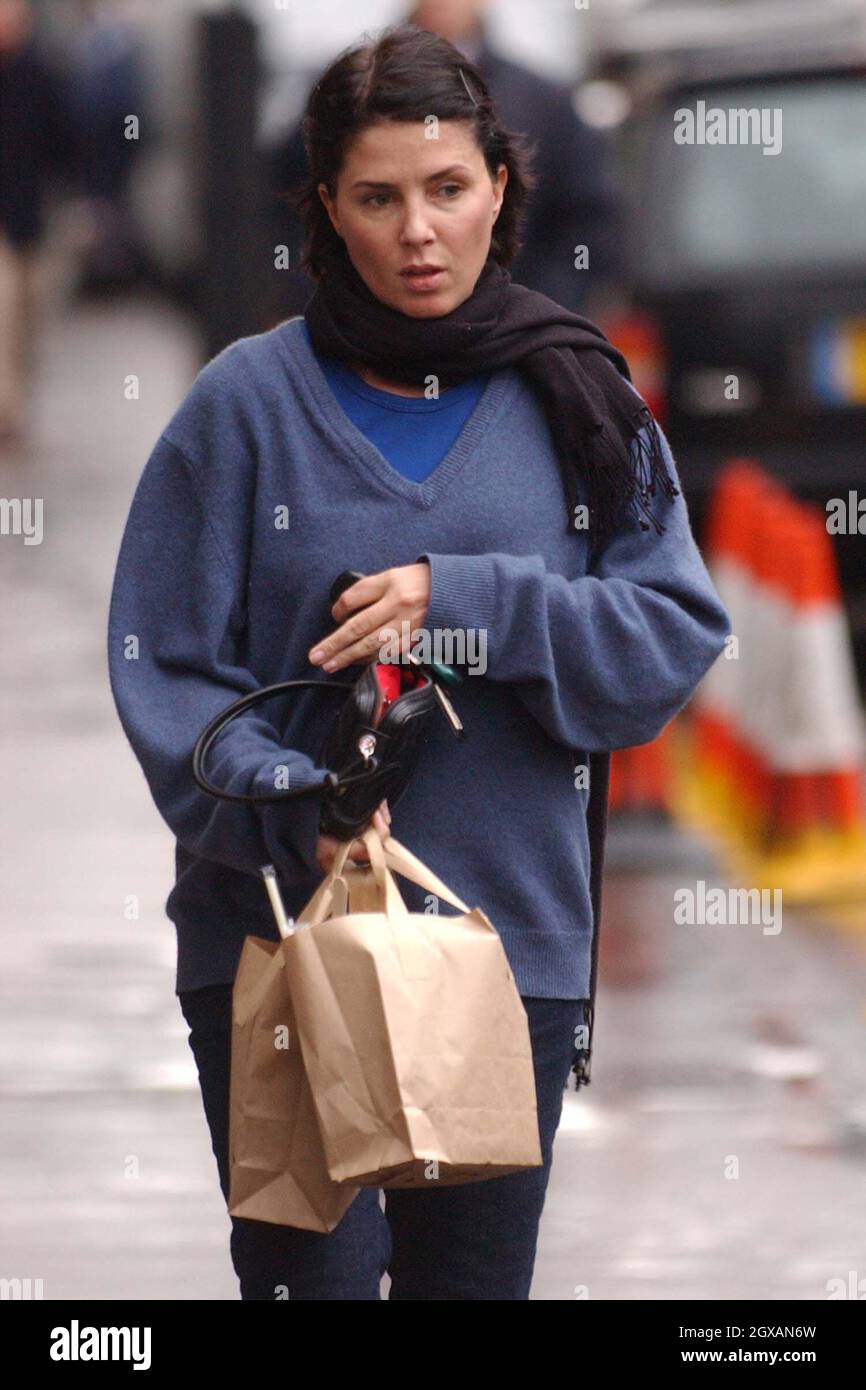 Pregnant Sadie Frost and her boyfriend having a coffe in North London ...