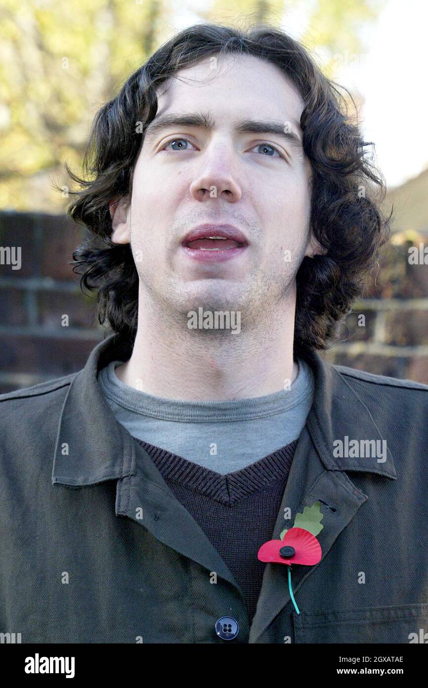 Gary Lightbody arrives at Air Studio to record the new Do They Know It ...