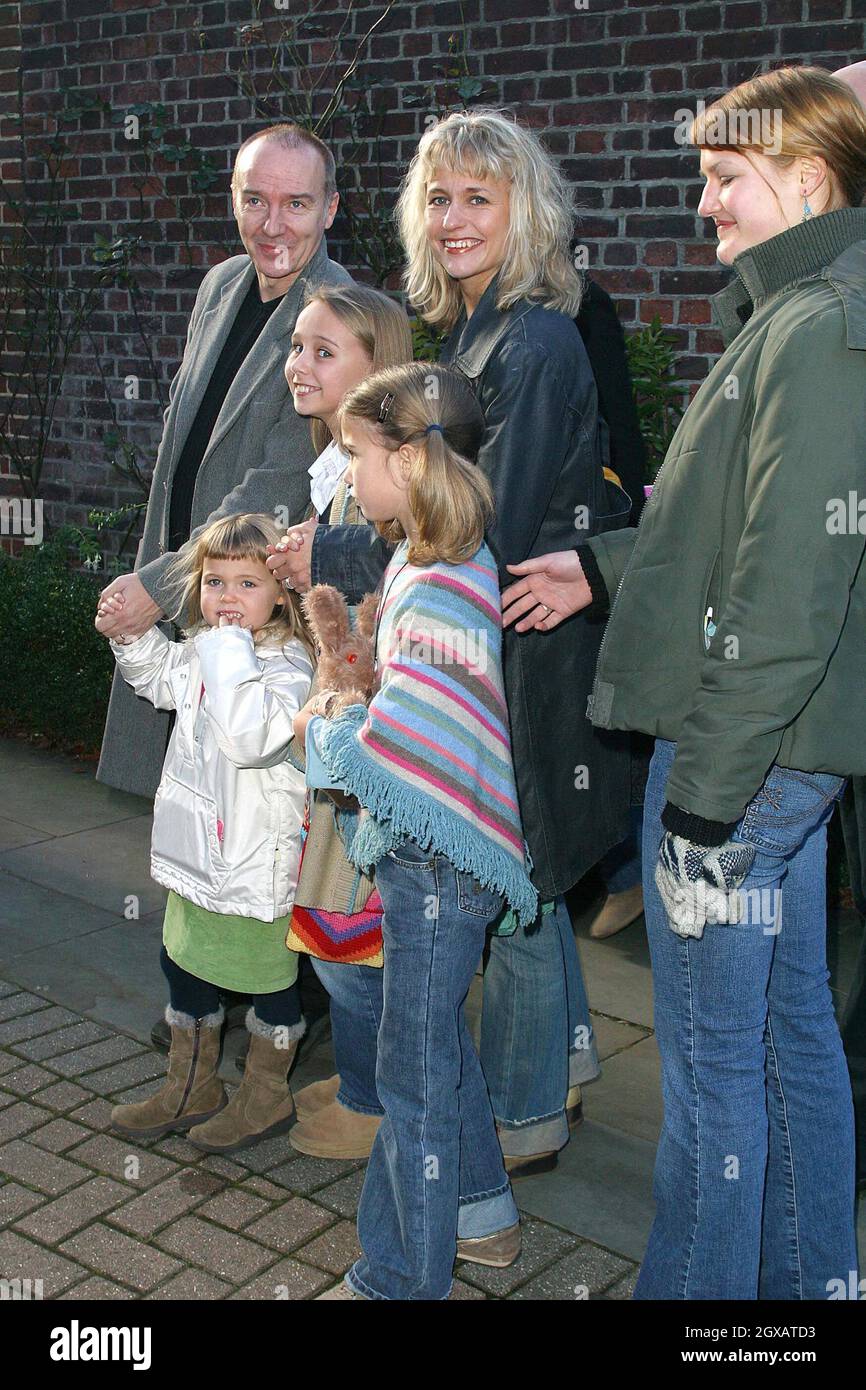 Midge Ure and family arrives at Air Studio to record the new Do They ...
