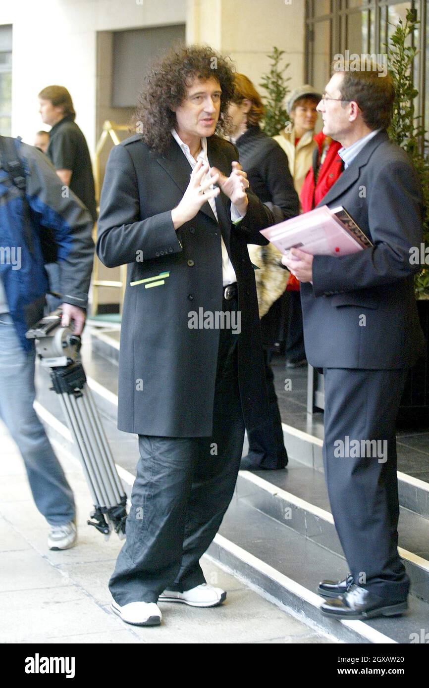Annie Lennox at Nelson Mandela's book signing at the Dolchester Hotel ...