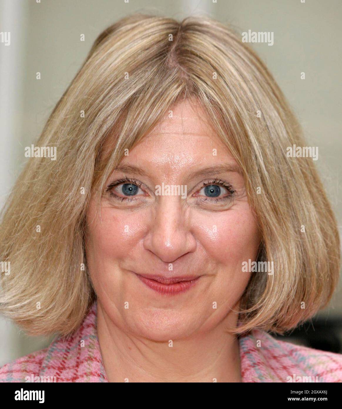Victoria Wood drinking cups of tea at the photocall for Acorn Antiques ...