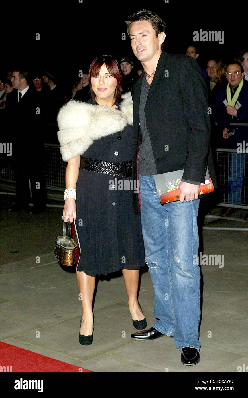 Jessie Wallace and partner Dave Morgan arrives for Cirque du Soleil's ...