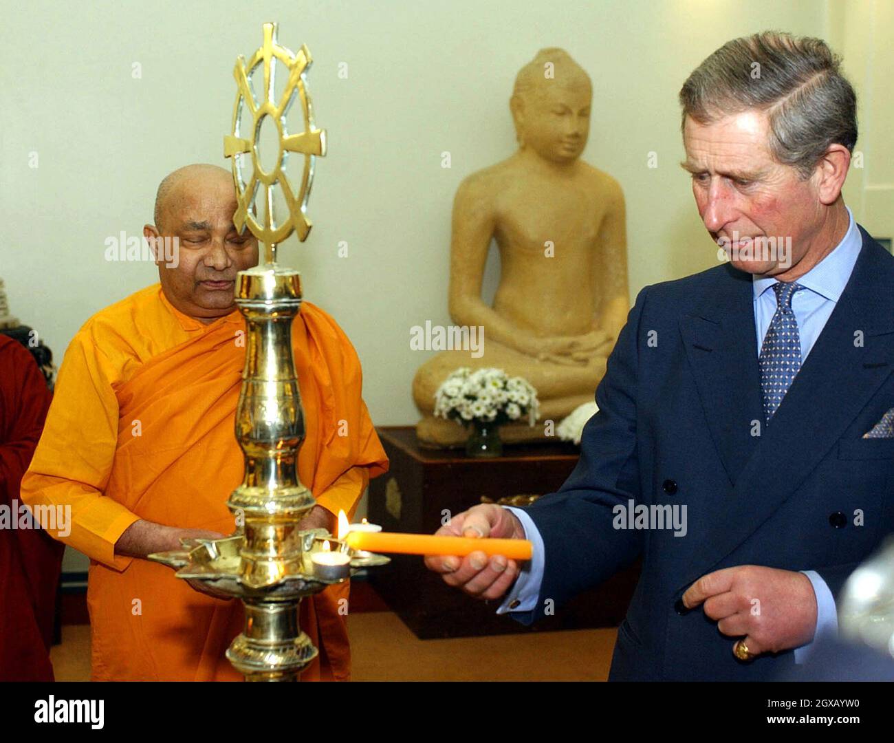 London buddhist vihara monastry hi-res stock photography and images - Alamy