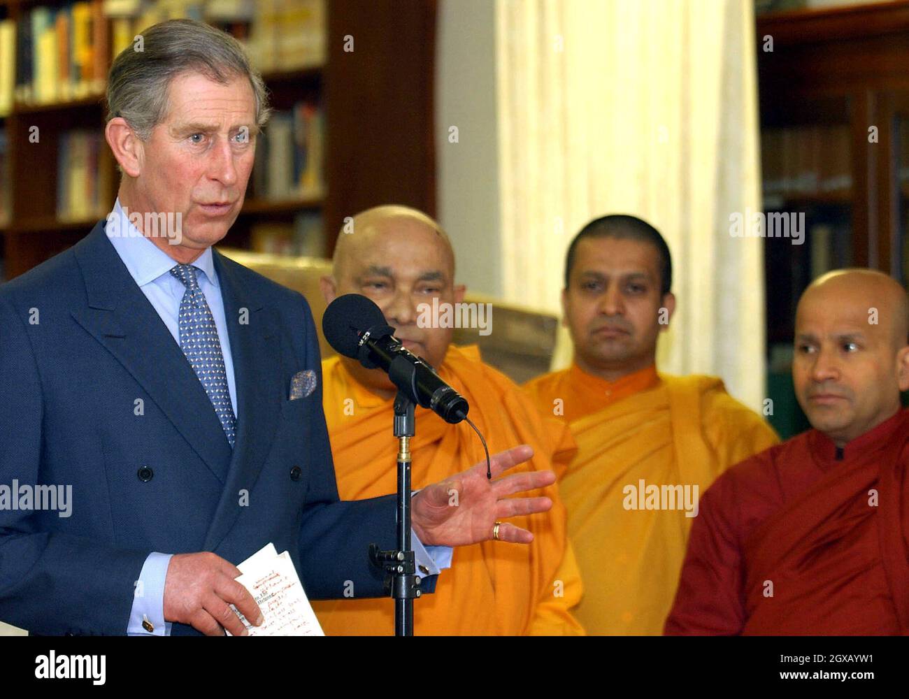 London buddhist vihara monastry hi-res stock photography and images - Alamy