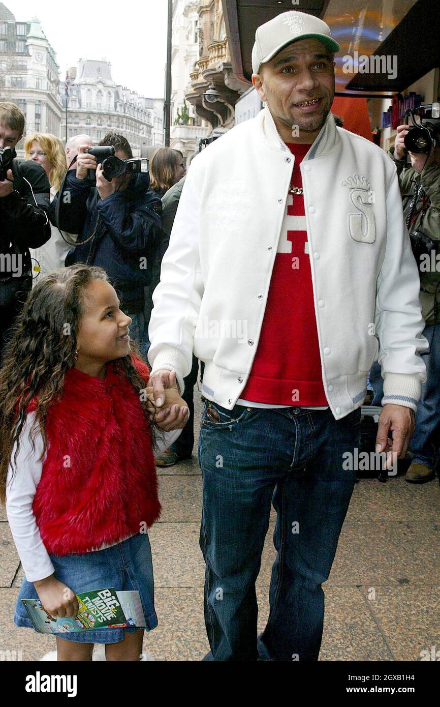 Goldie and daughter at the film premiere 'Spnge Bob Squarepants' in ...