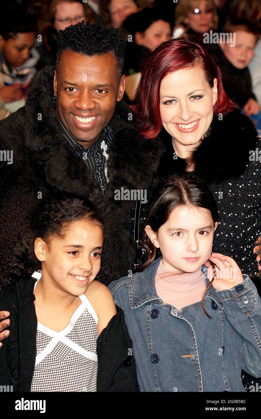 Carrie Grant and David Grant arriving at the film premiere "Robots" at ...