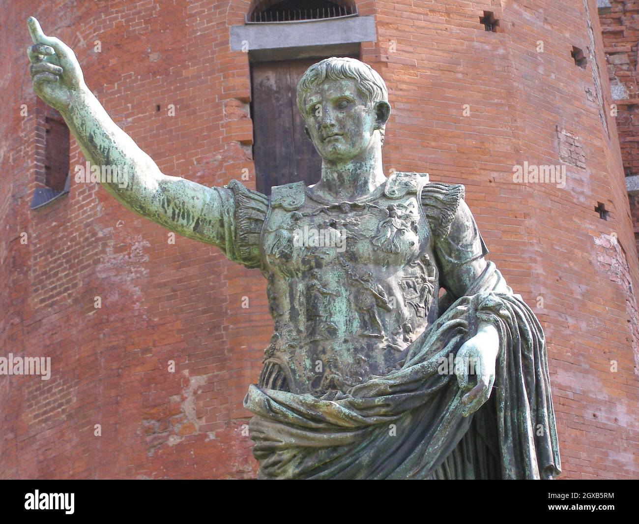 Roman statue of caesar augustus hi-res stock photography and images - Alamy