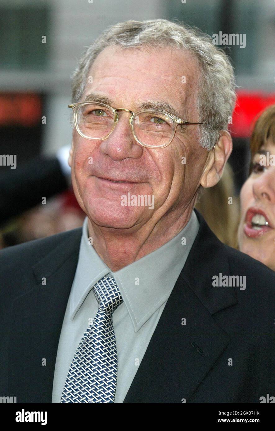 Director Sydney Pollack arrives a "the Interpreter" UK charity premiere ...