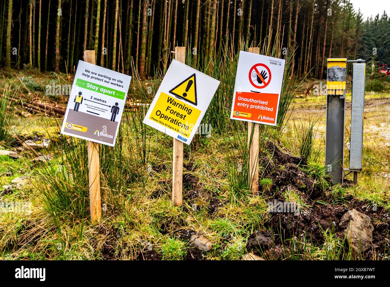 LETTERMACAWARD, IREALND - NOVEMBER 03 2021 : Signs giving direction ...