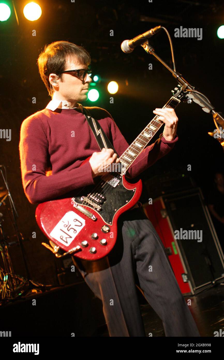 Weezer tour hi-res stock photography and images - Alamy