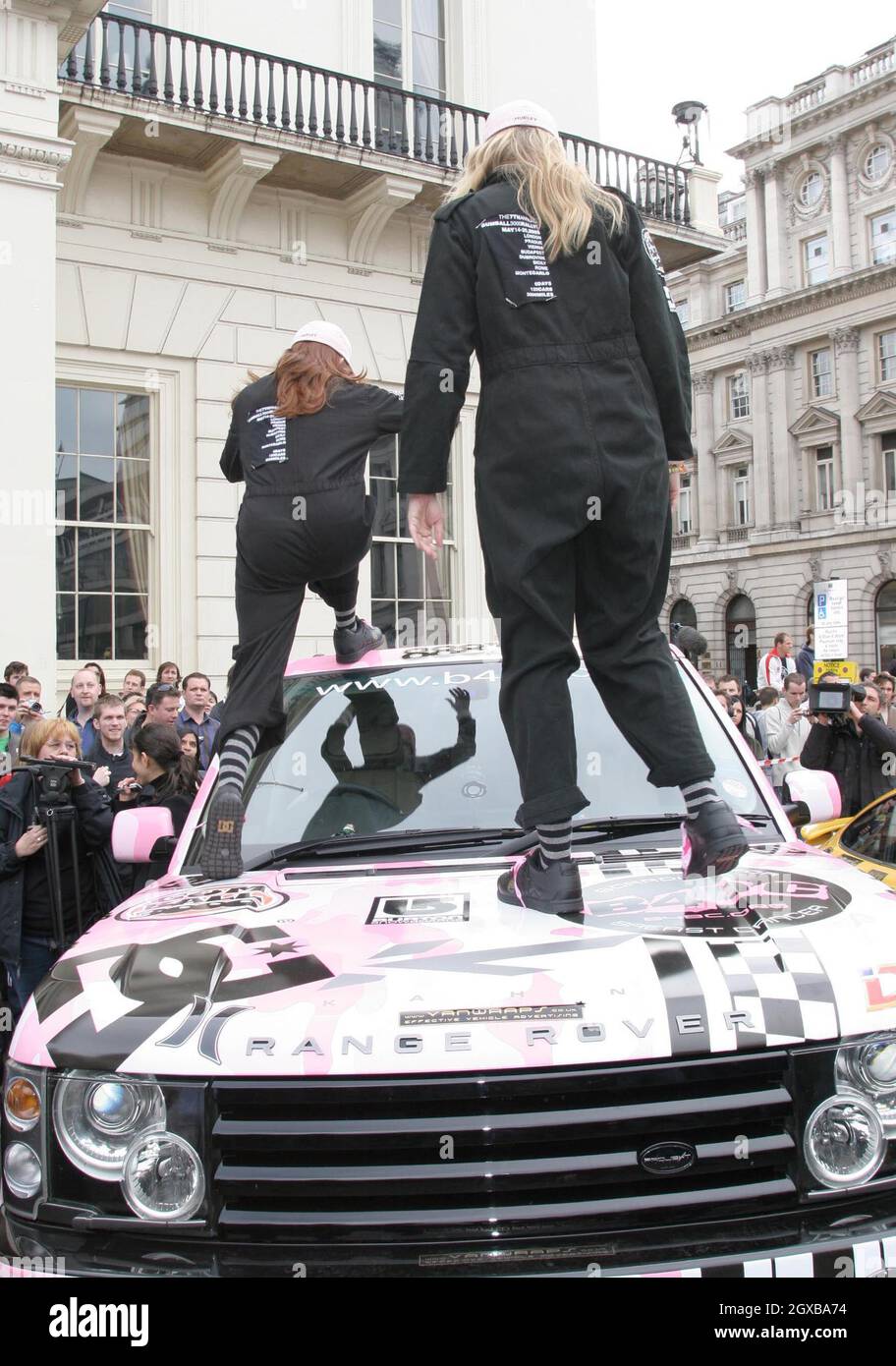 Tina Basich and Daryl Hannah posing for the press before setting off on ...