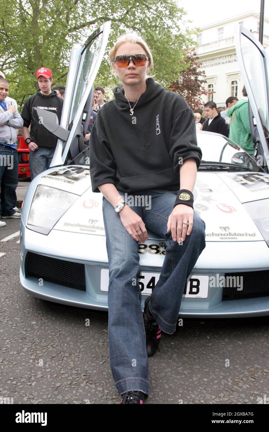 Jodie Kidd Models High Resolution Stock Photography and Images - Alamy