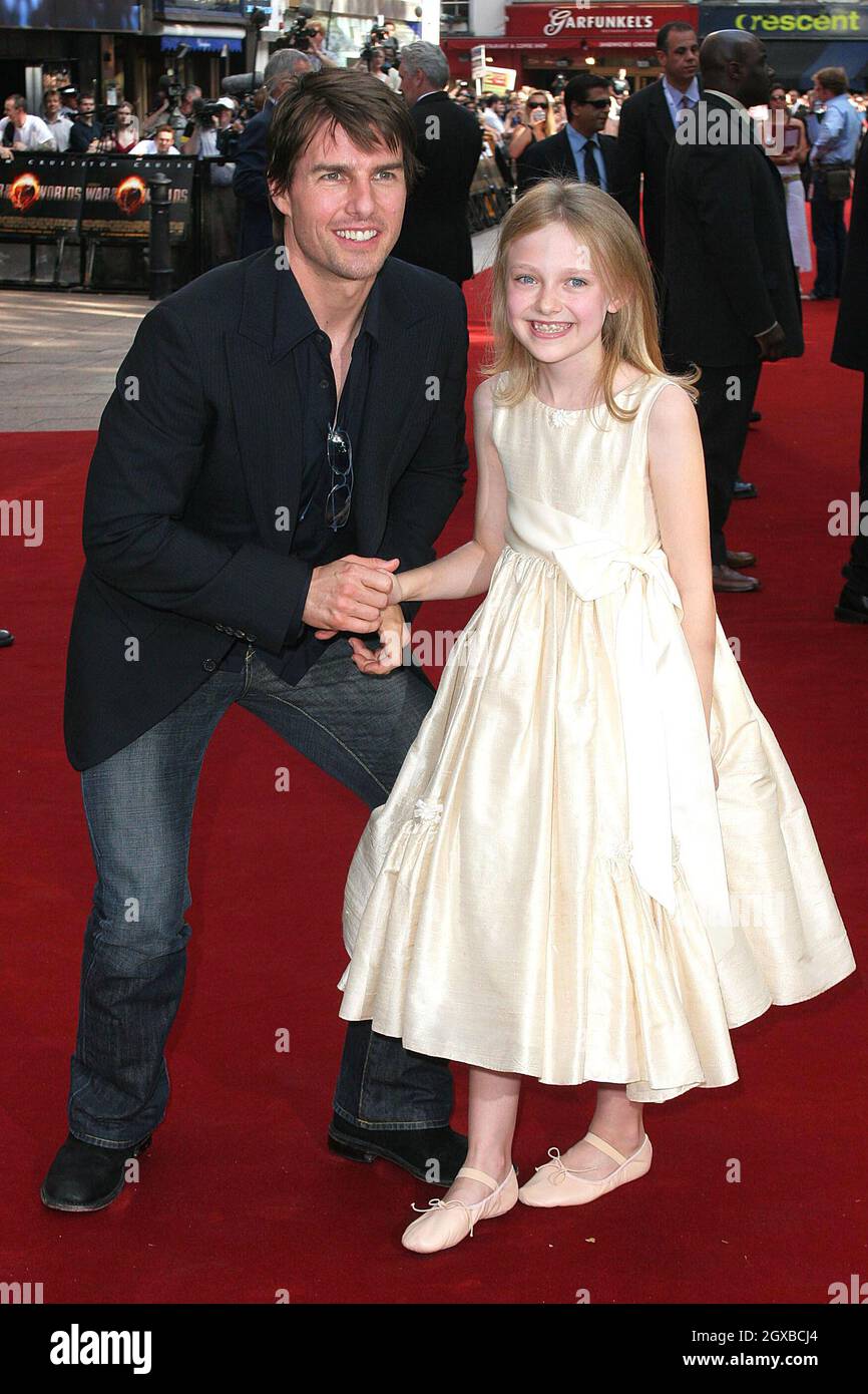 Tom Cruise And Dakota Fanning Attending The Uk Film Premiere Of The War Of The World At Odeon