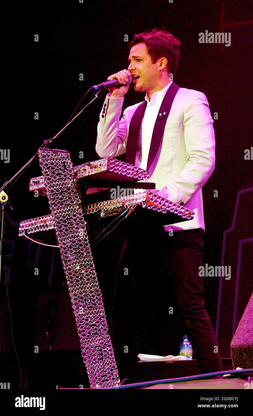 The Killers played live at the 2005 Glastonbury Festival. Torrential ...