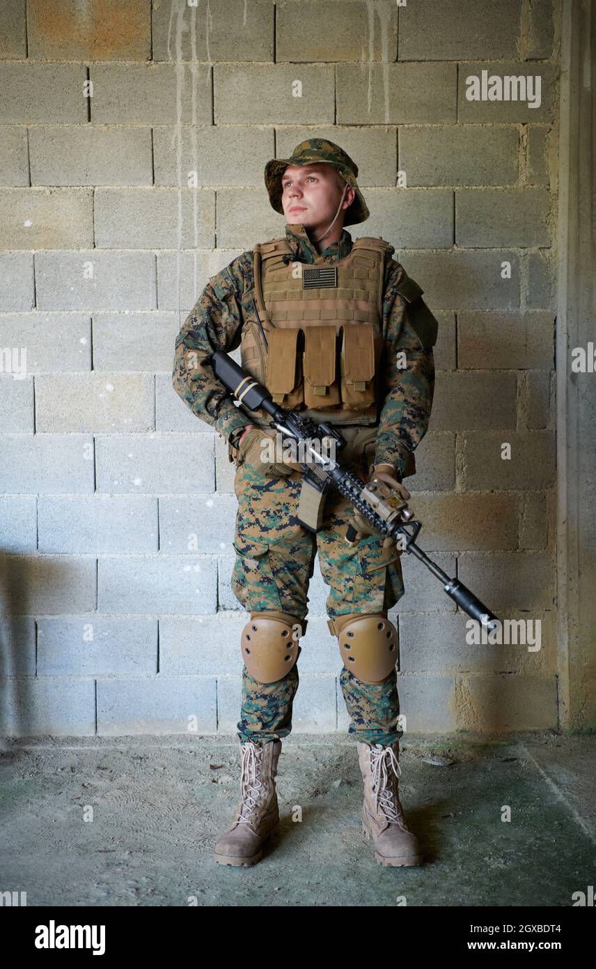 Portrait soldier walking rifle hi-res stock photography and images - Alamy