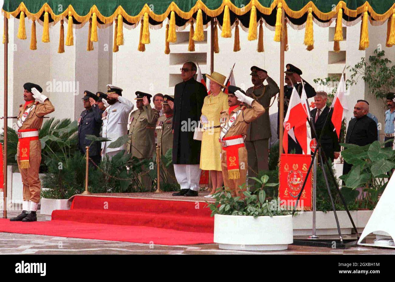 The Queen on her official visit to Pakistan. Â©Anwar Hussein ...