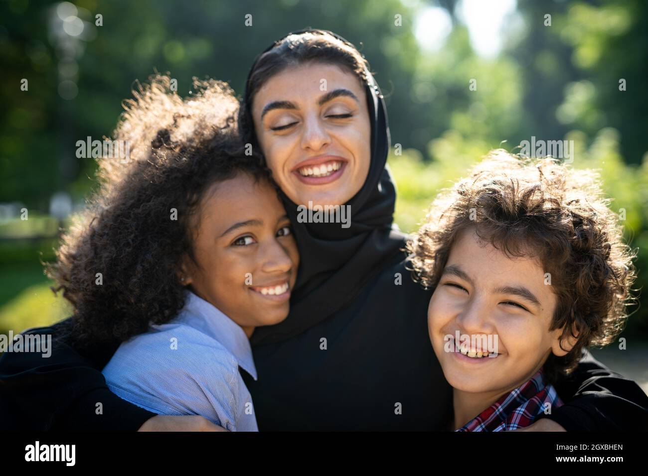 Traditional emirate family hi-res stock photography and images - Alamy