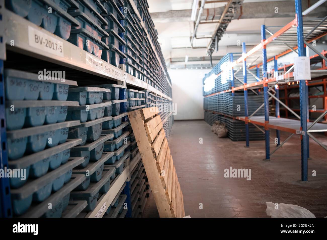 Rock core sample storage hi-res stock photography and images - Alamy