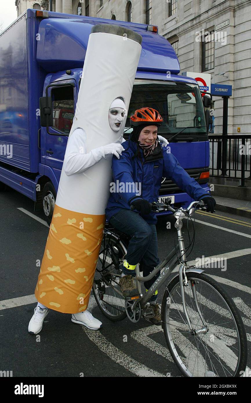 The National 'NO SMOKING DAY' in London Stock Photo - Alamy