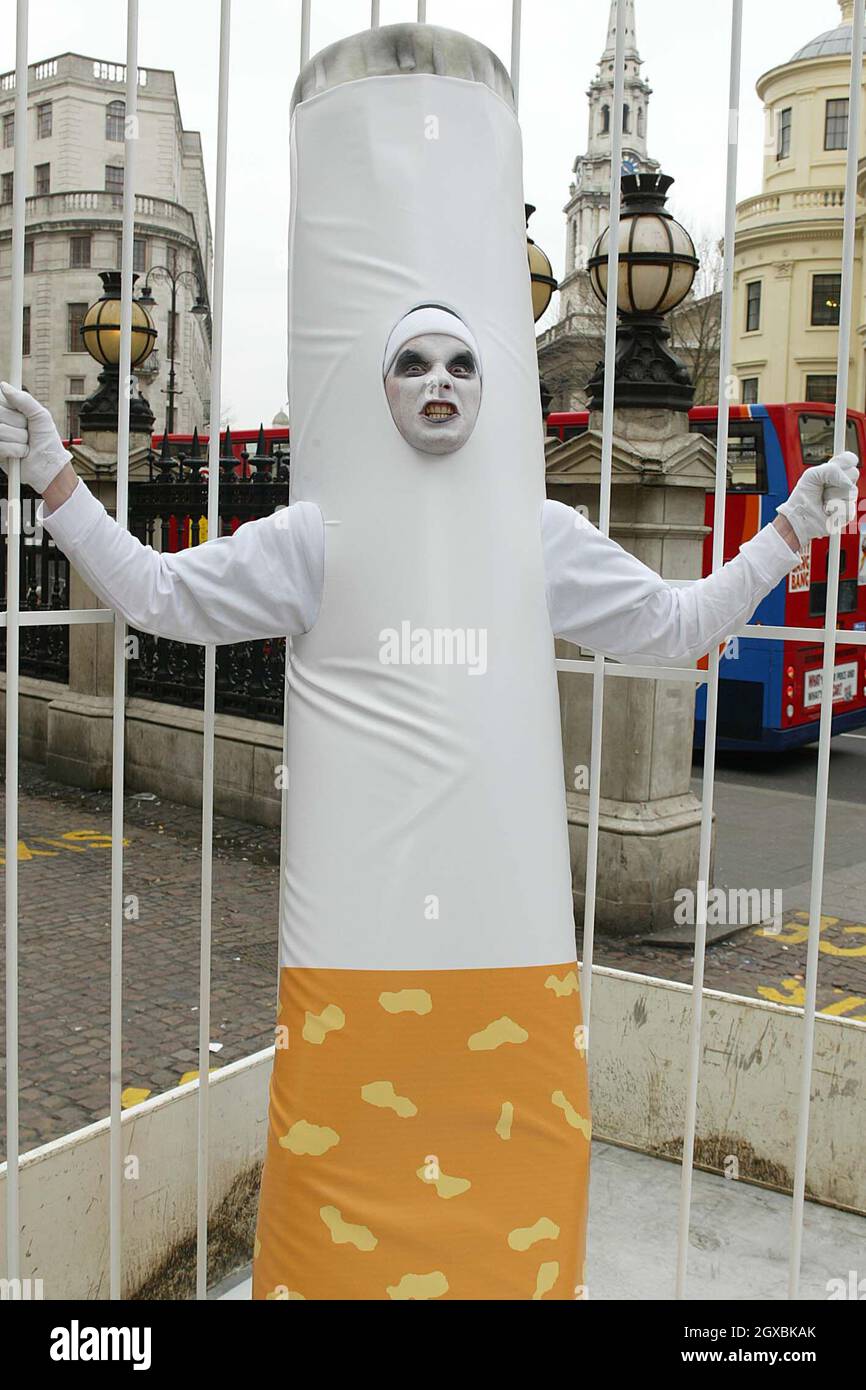 The National 'NO SMOKING DAY' in London Stock Photo - Alamy
