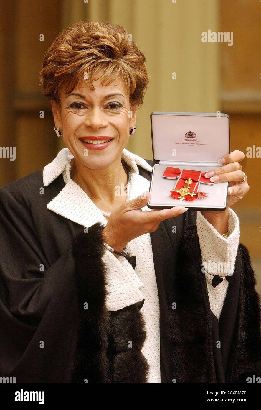 Iris Williams The Welsh Singer High Resolution Stock Photography and ...