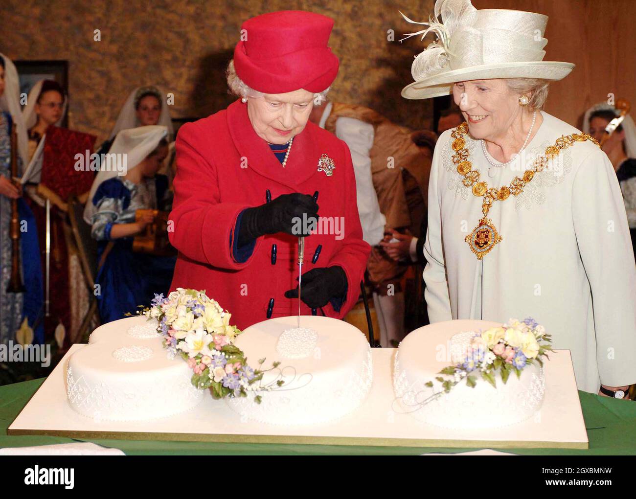 A queen elizabeth cake hi-res stock photography and images - Alamy