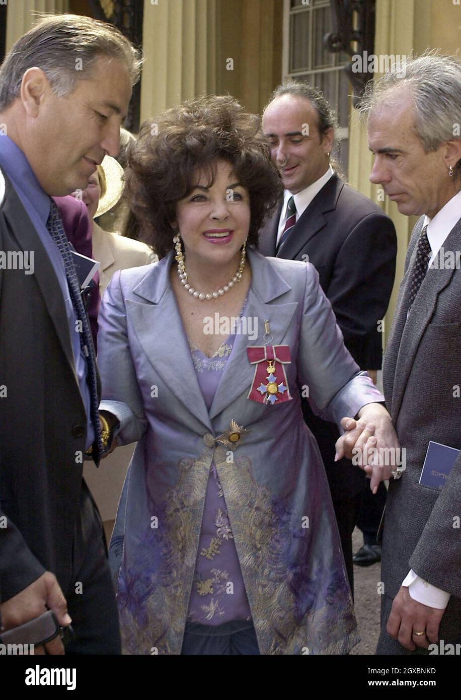 Dame elizabeth taylor elizabeth taylor hi-res stock photography and ...