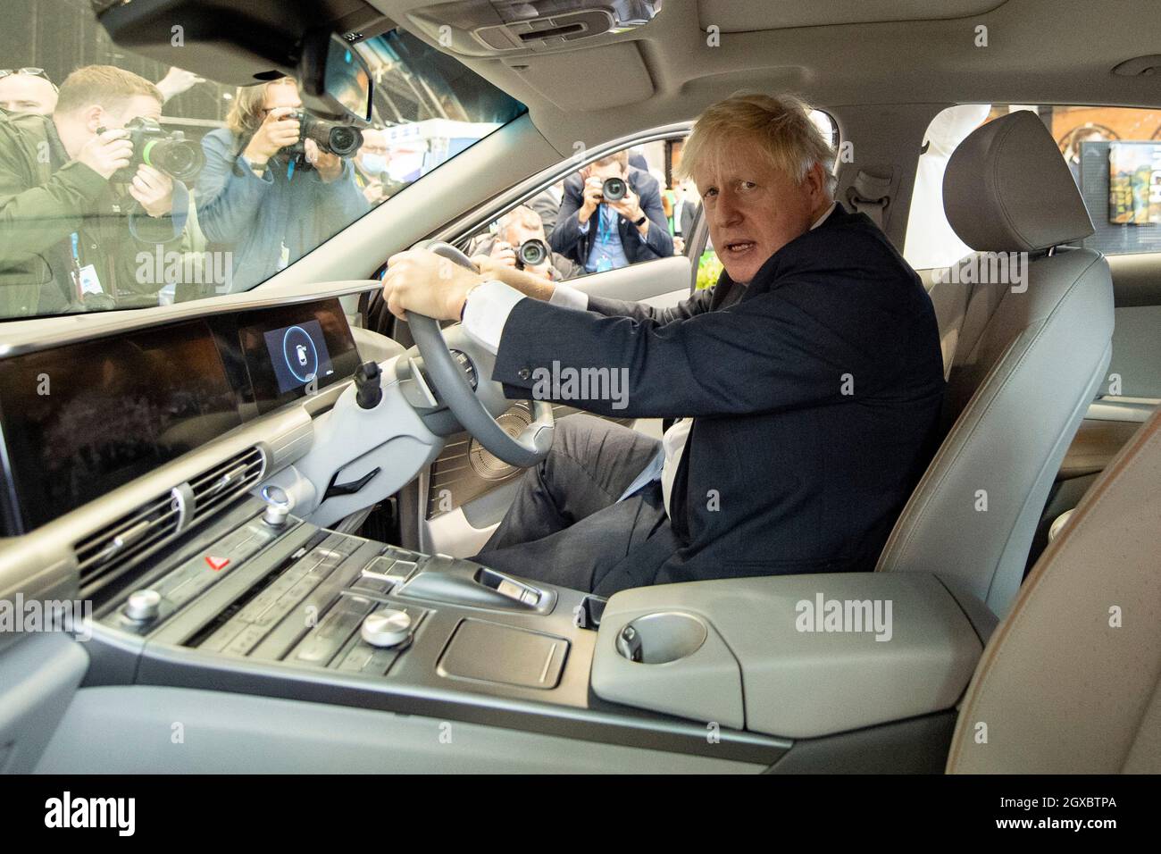 Boris johnson inside car in driving seat hi-res stock photography and ...