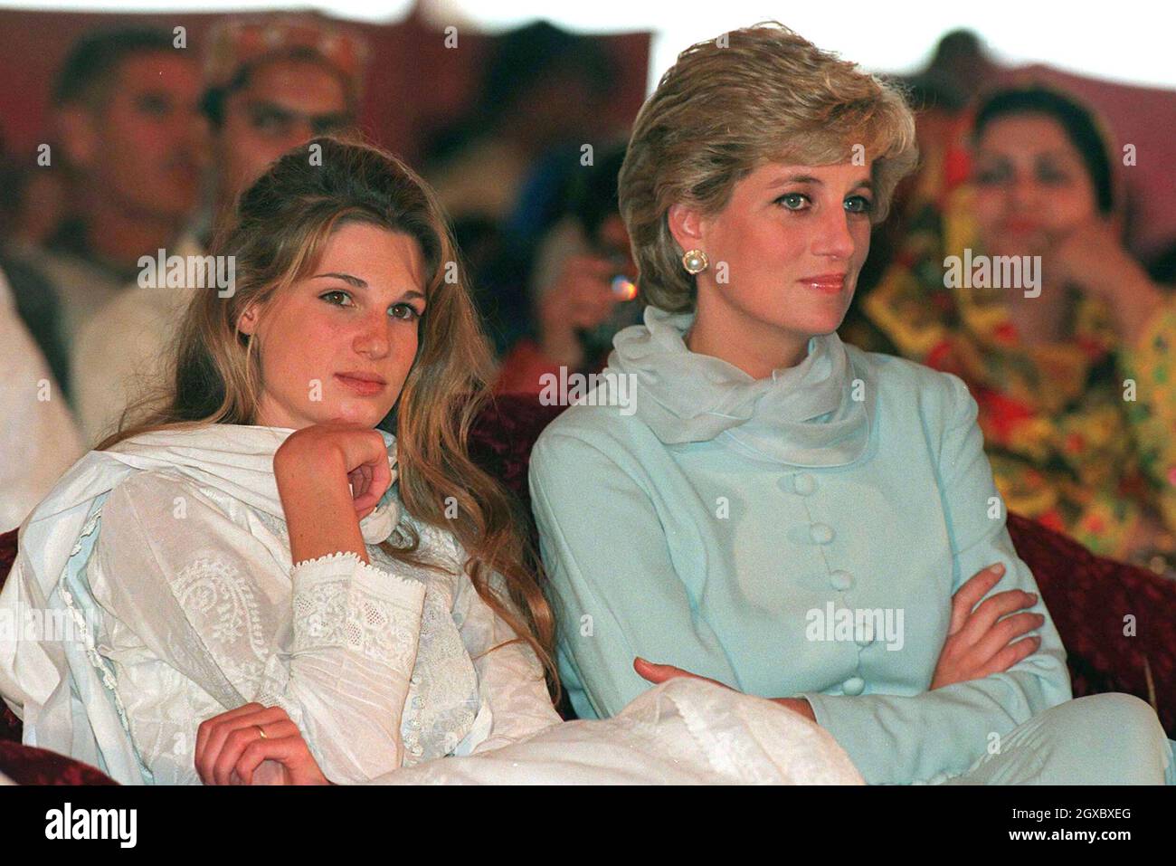 Diana, Princess of Wales wears a traditional shalwar khameez as she ...