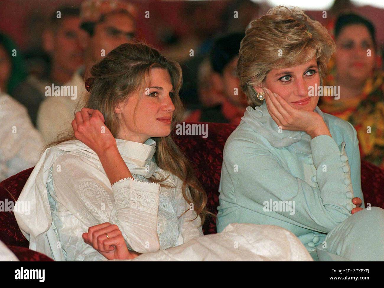 Diana, Princess of Wales wears a traditional shalwar khameez as she ...