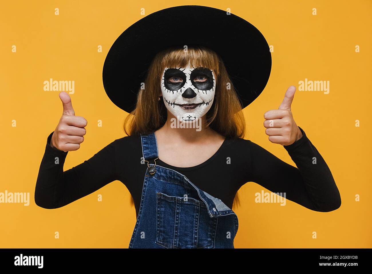 Thumbs up monster hi-res stock photography and images - Alamy