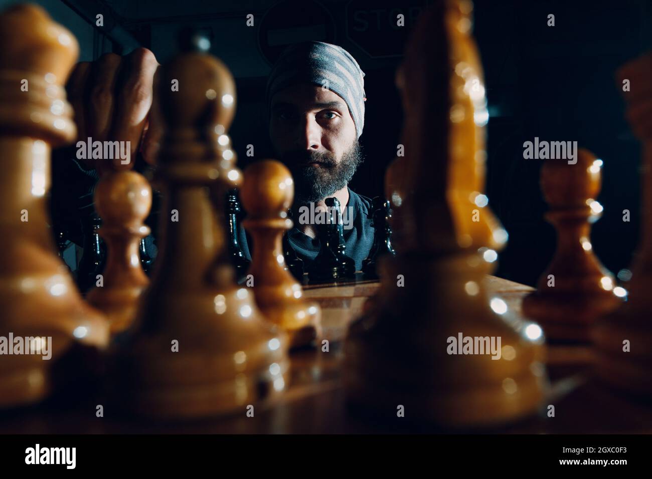 Grandmaster chess hi-res stock photography and images - Alamy