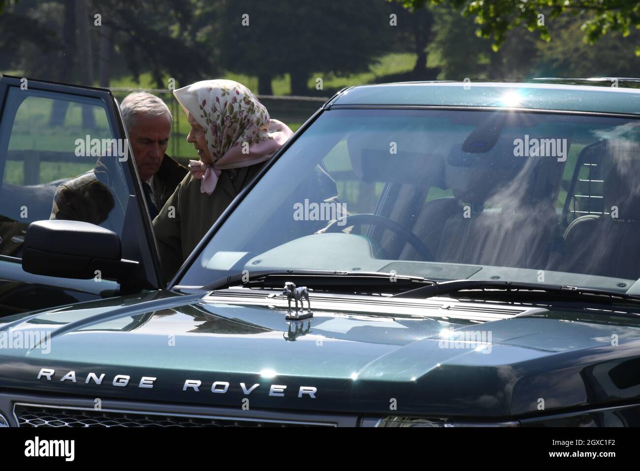 Queen Elizabeth arrives by Range Rover to attend the Royal Windsor ...