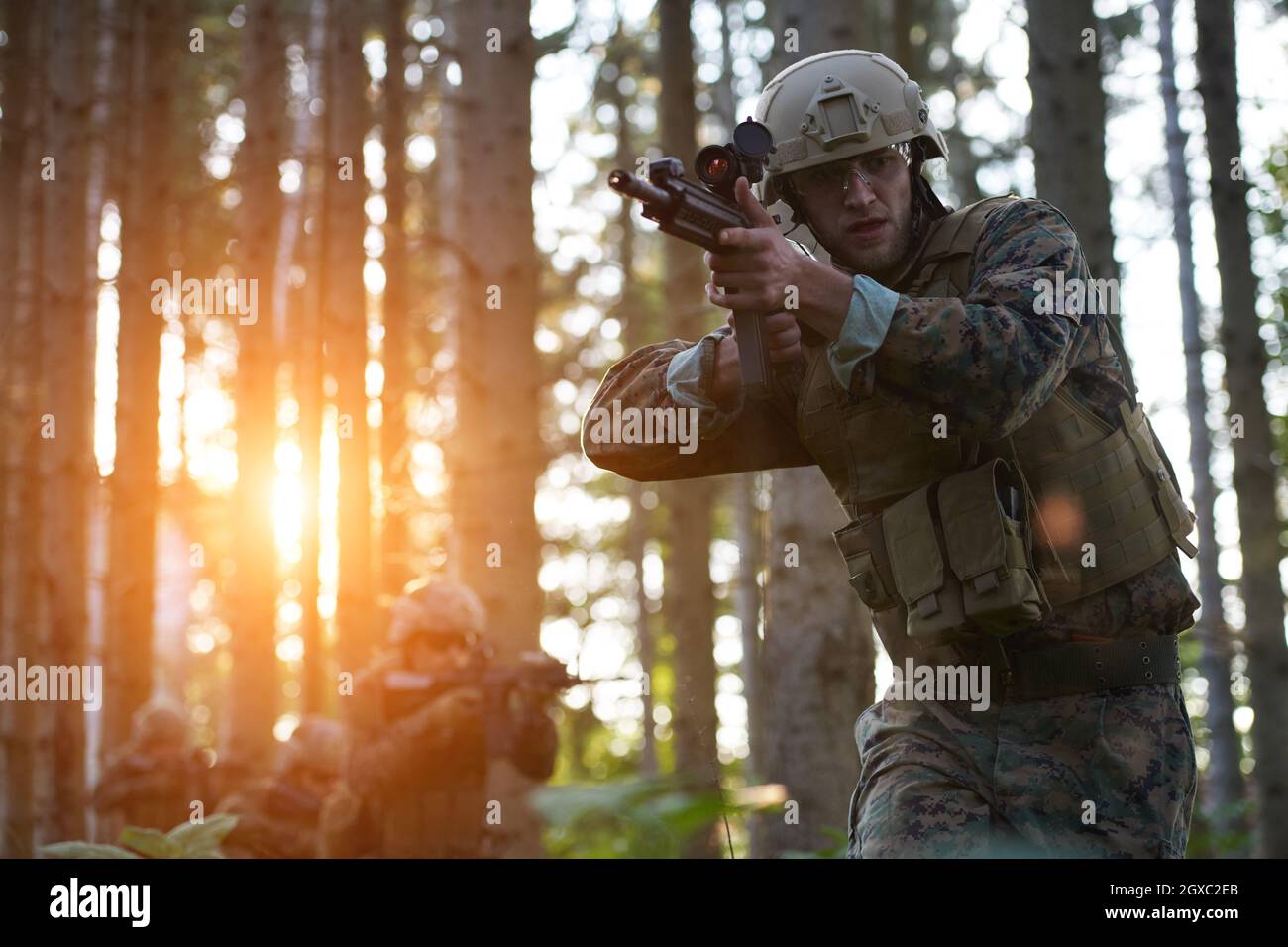 Modern warfare Soldiers Squad Running as Team in Battle Formation Stock ...