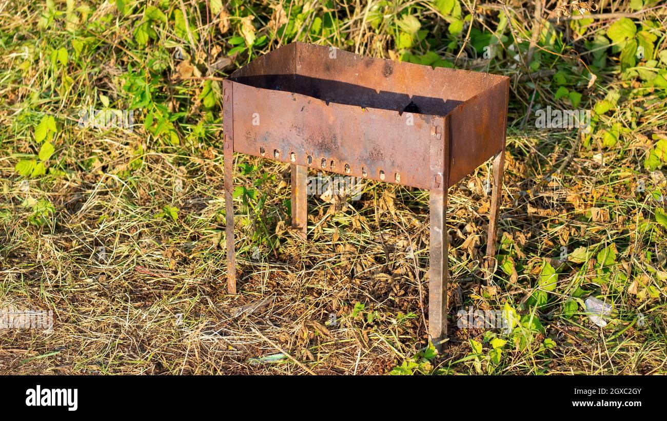 Old barbecue hi-res stock photography and images - Alamy