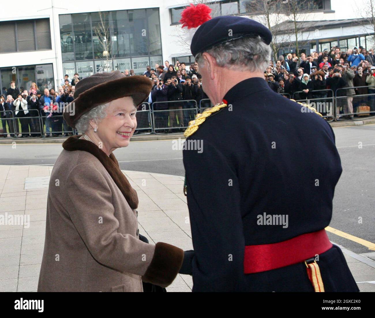 Queen Elizabeth II bids farewell to the Representative Lieutenant for ...